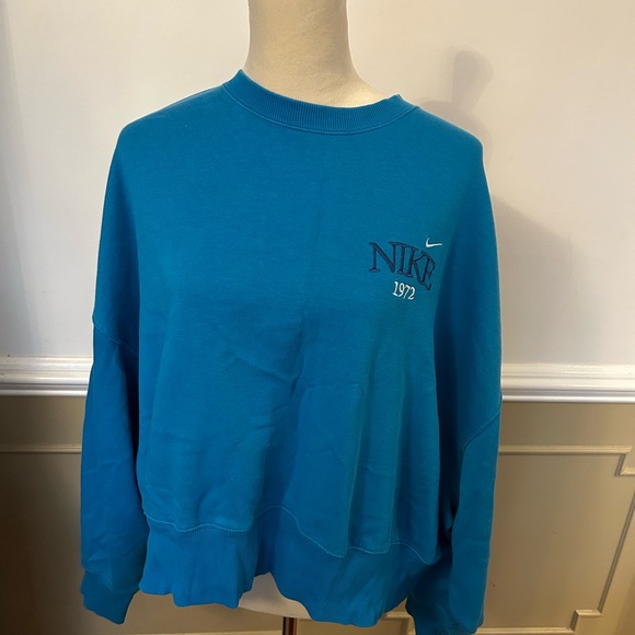 Nike | Tops | Nike Teal Crewneck Sweatshirt | Poshmark